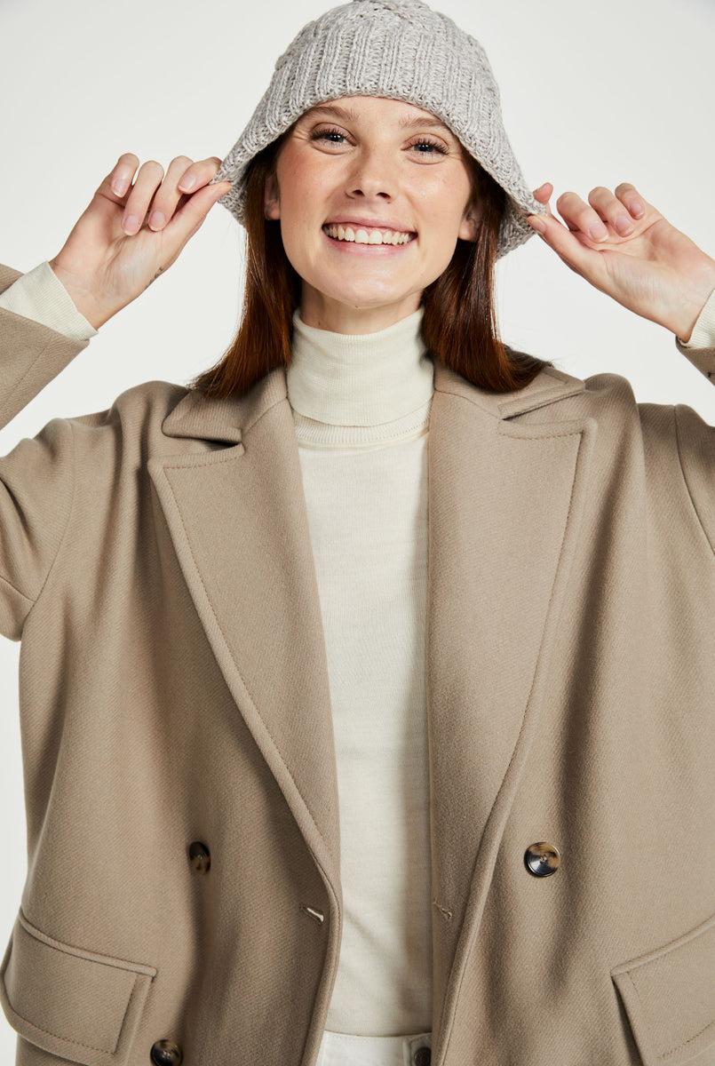 Mulranny Oat Aran Diamond Stitch Hat | Aran Woollen Mills